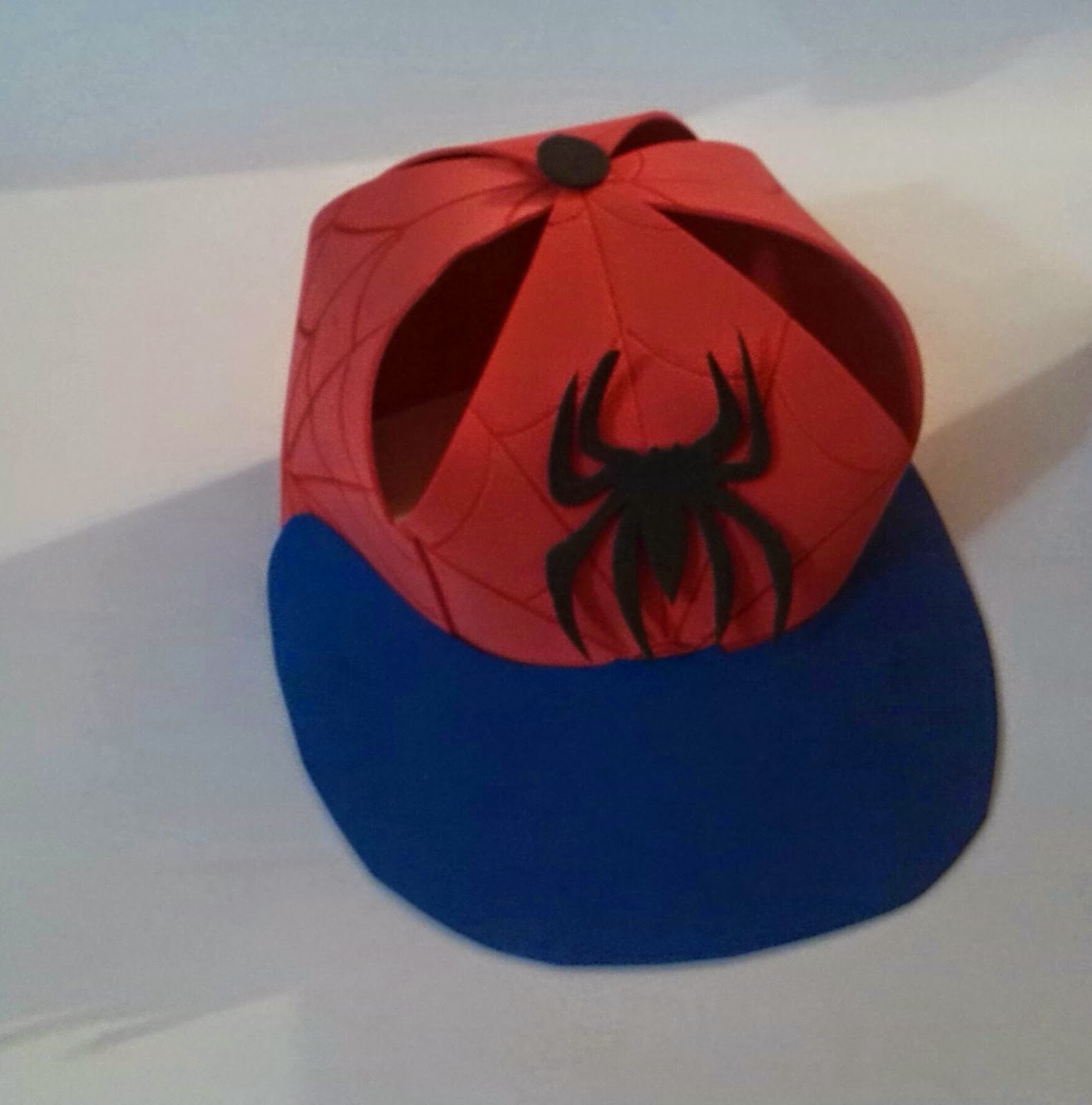 Manualidades gorra en foami - Imagui