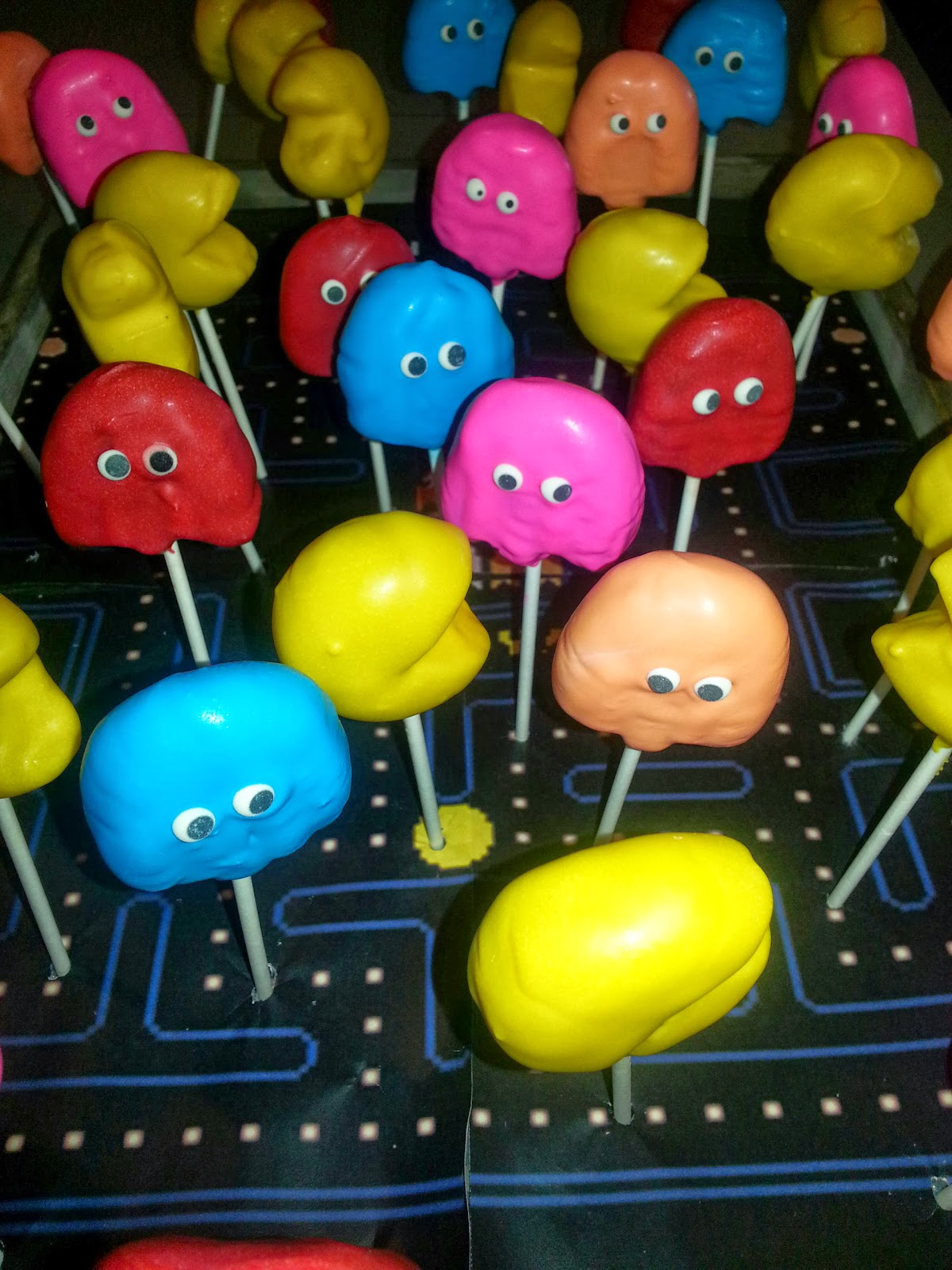Bites and Pieces: Pac Man Party Cakepops