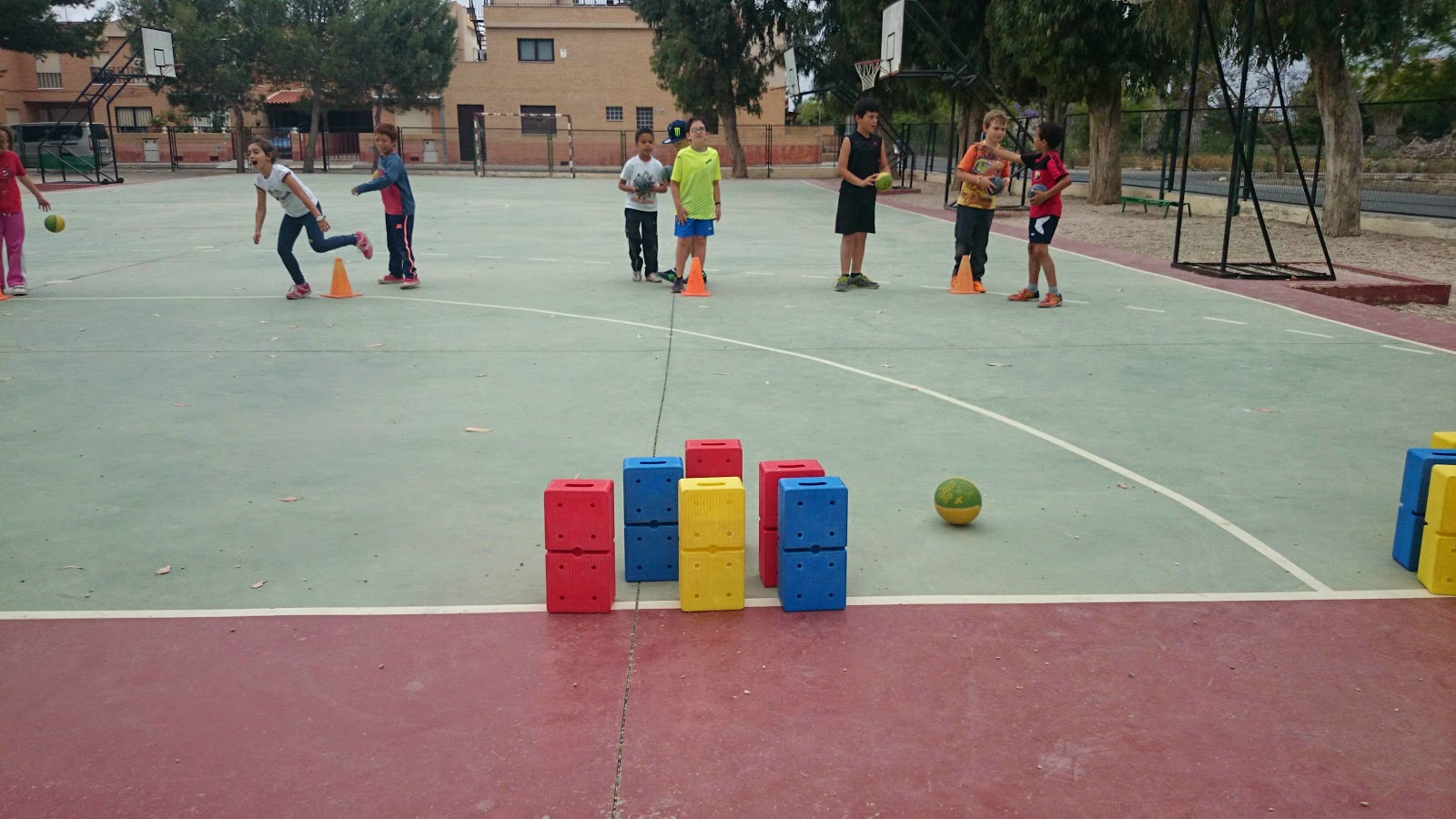 Blog de Primero y Segundo de Primaria: ¡JUGAMOS A LOS BOLOS!