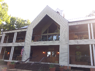 Frohlichs Go West: Iris Inn - Waynesboro, va