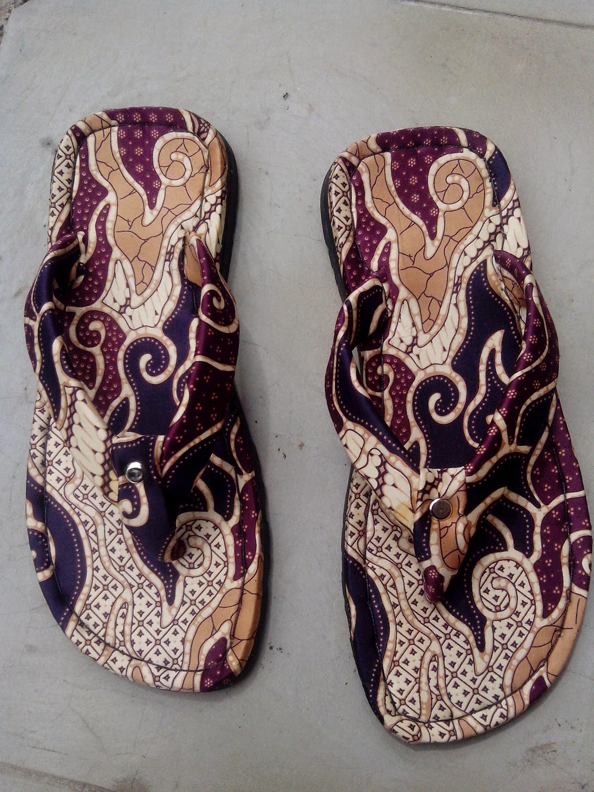 Sandal Batik "Ratu-Ruku": Sandal batik "Ratu-Ruku"