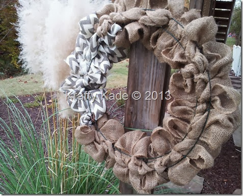 Krafty Kade: { Tutorial: Burlap Bubble Wreaths }