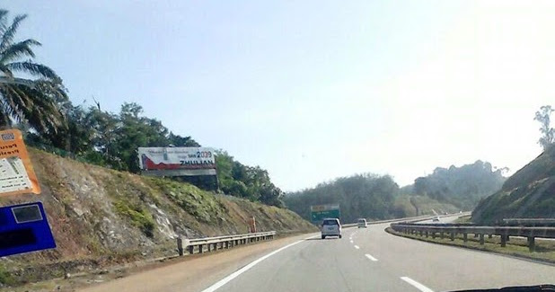 Projek Dalam Kereta Tepi Jalan