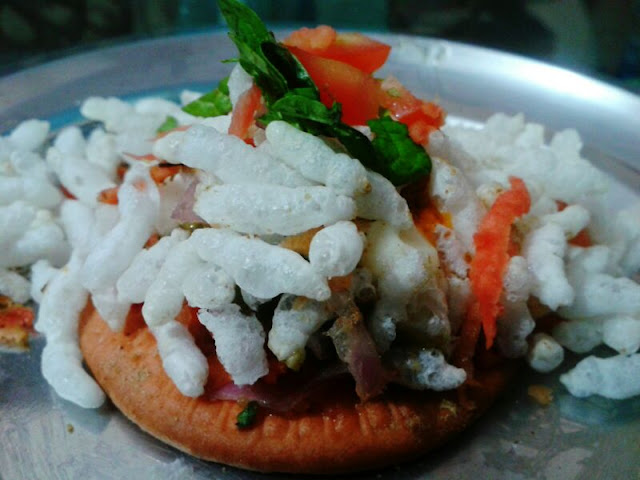 The Foodie's Love: Biscuit Tikki Puri!!!