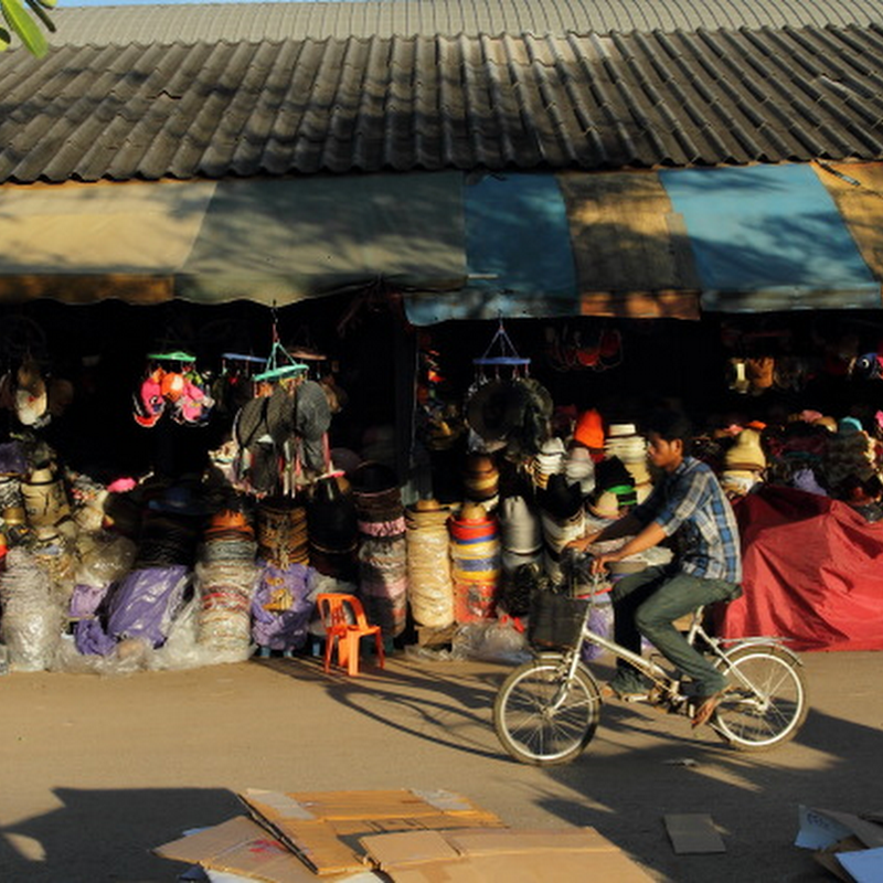 Thailand’s Ban Klong Luek Border Market: Great Border Shopping ...