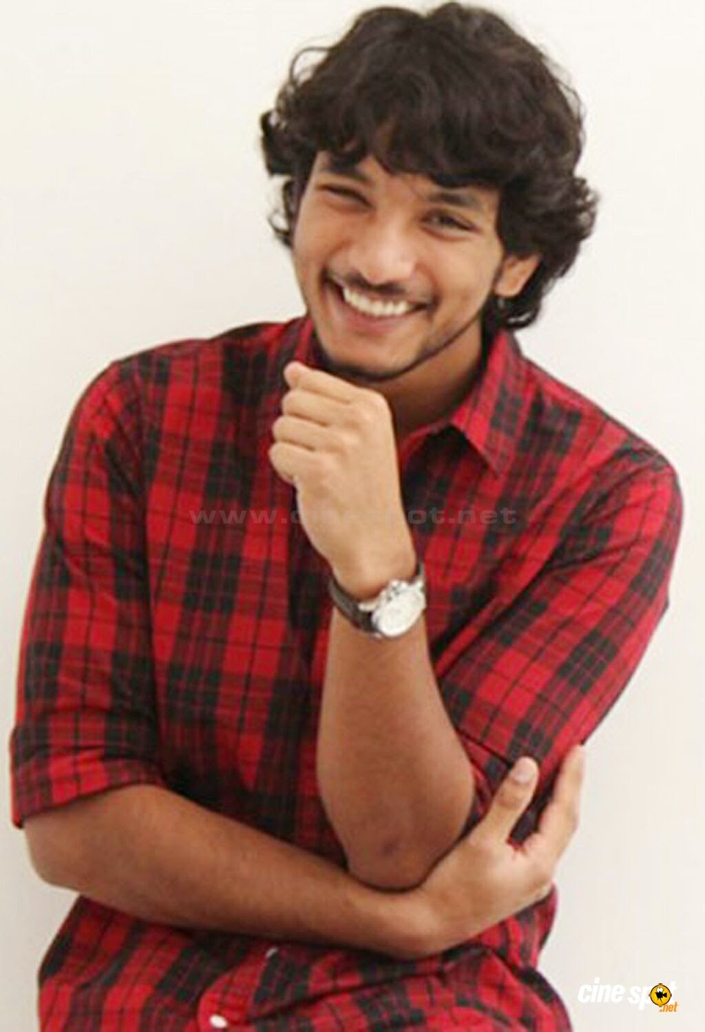 TAMIL ACTORS: Gowtham Karthik and vikram prabhu in Akni Natchathiram Part 2