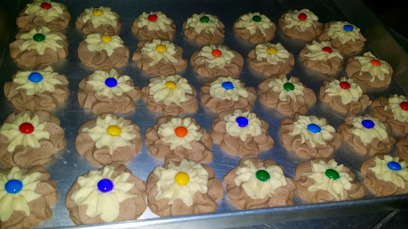 ZULFAZA LOVES COOKING: Biskut semperit/dahlia koko/coklat