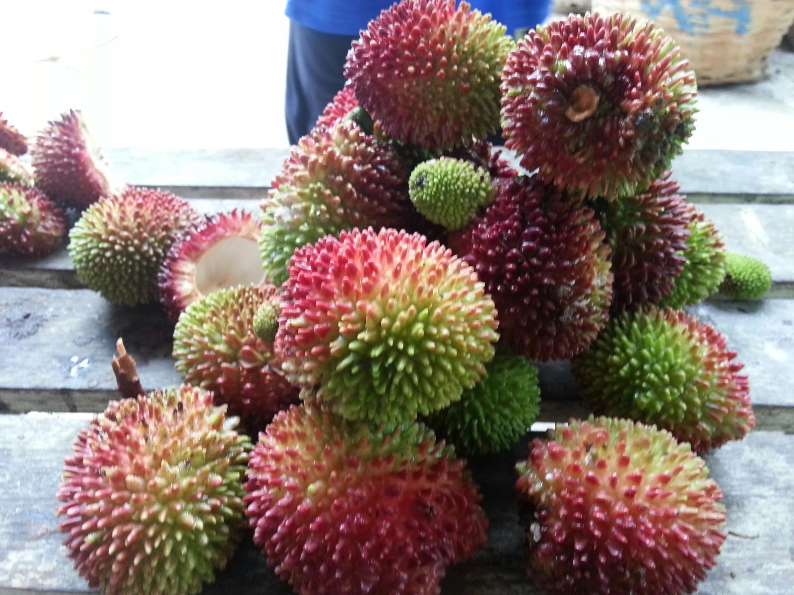 Rambutan, pulasan, dan durian ~ SuteraUngu87