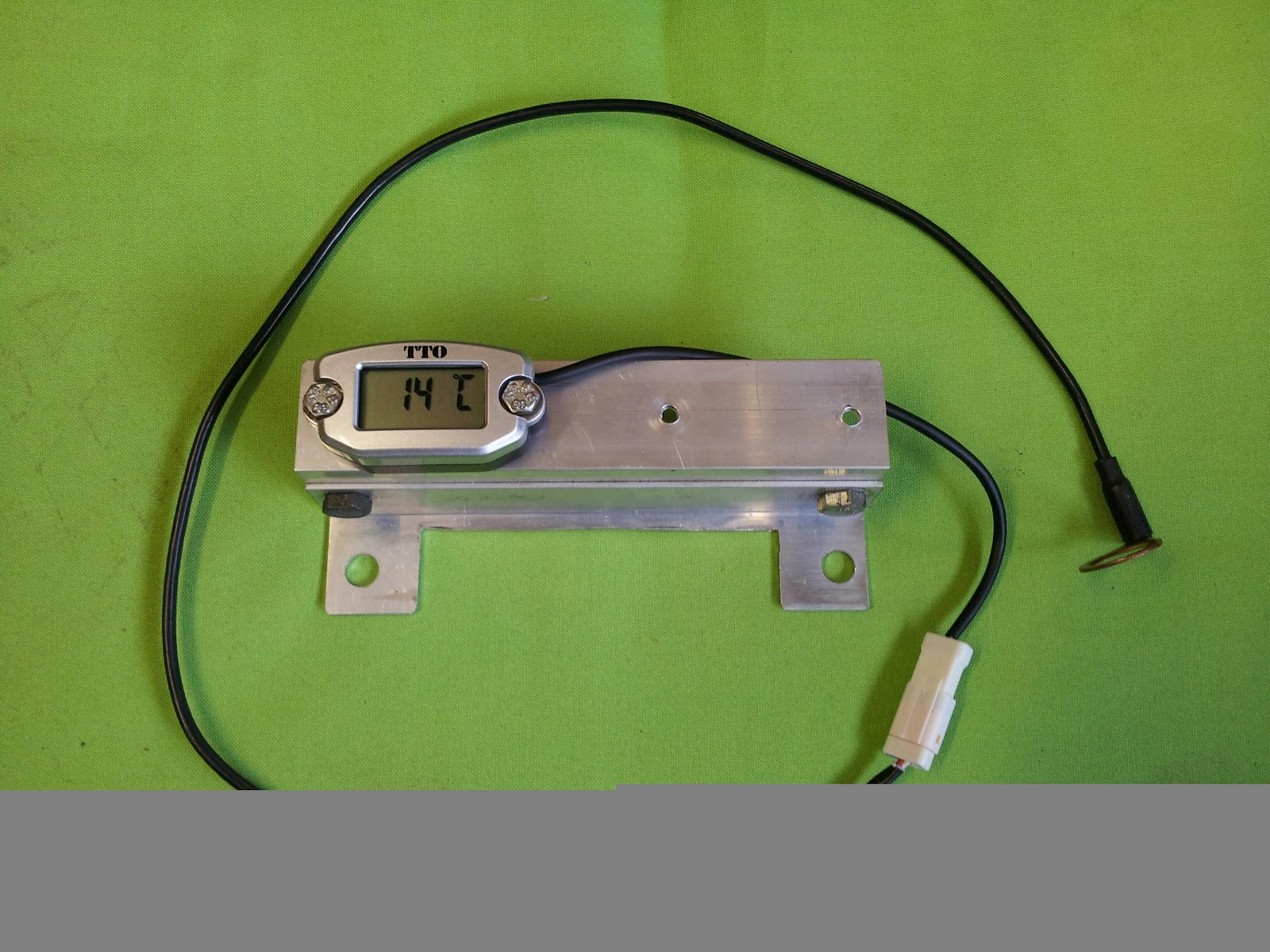 Mopeds at dawn: Trail Tech temperature gauge mount