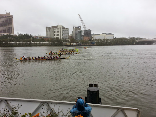 Master an der QUT in Brisbane: Dragon Boat Regatta