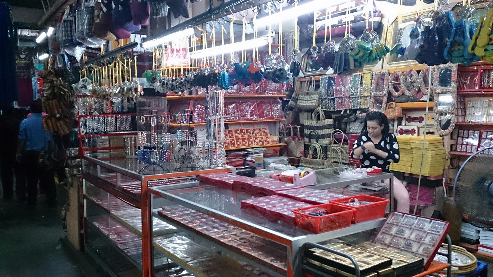 Explore Sabah: Pasar Gantung, Tawau, Sabah