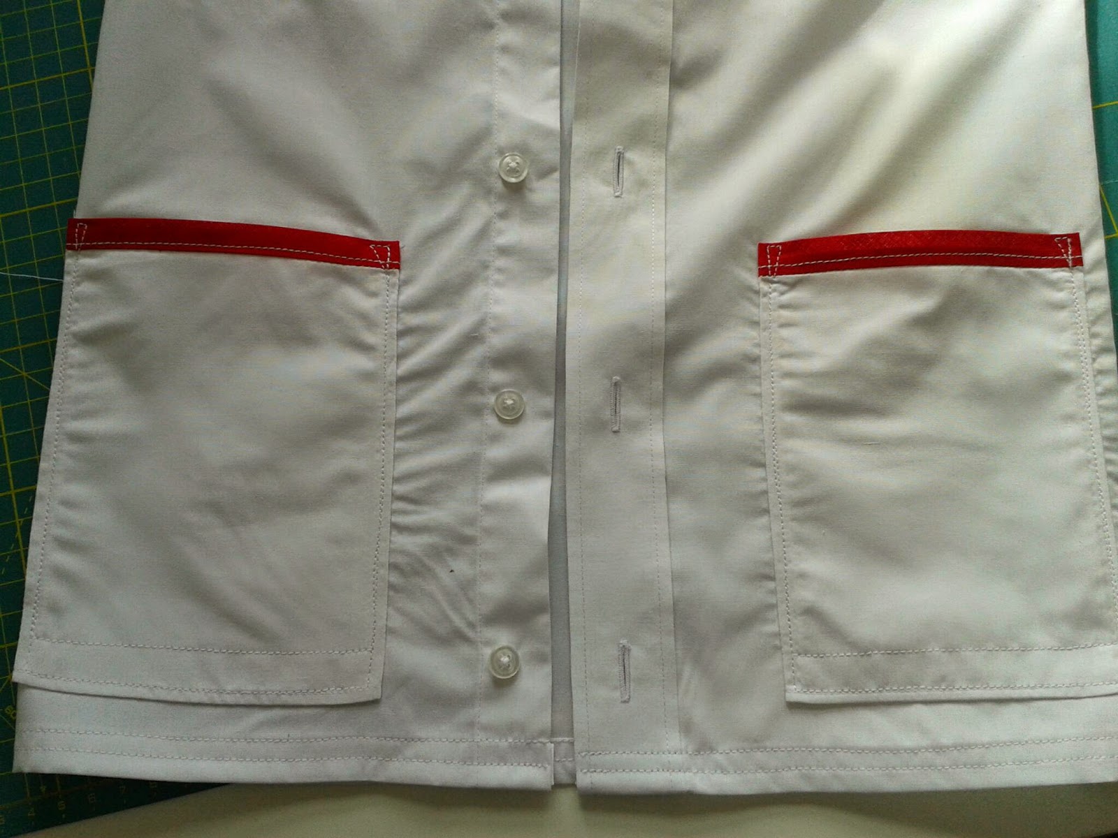 Ellie, Boo and Beans: Tutorial: Old Shirt to Doctor's Coat