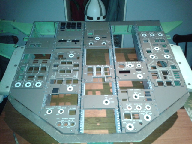 Boeing 767-332ER Project: More overhead