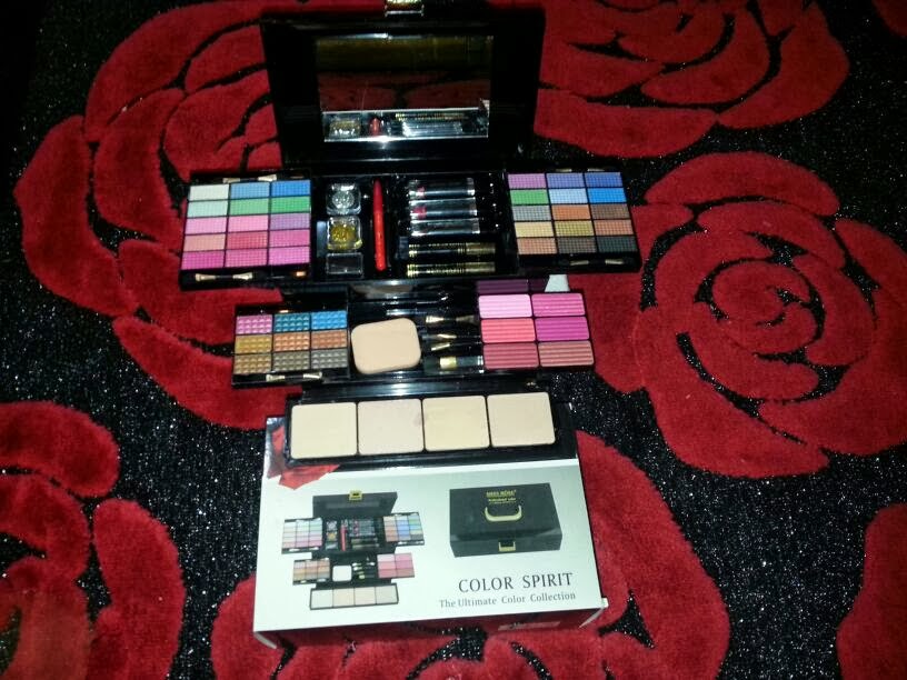Maria Amzah (makeup miss rose): Miss rose makeup kit