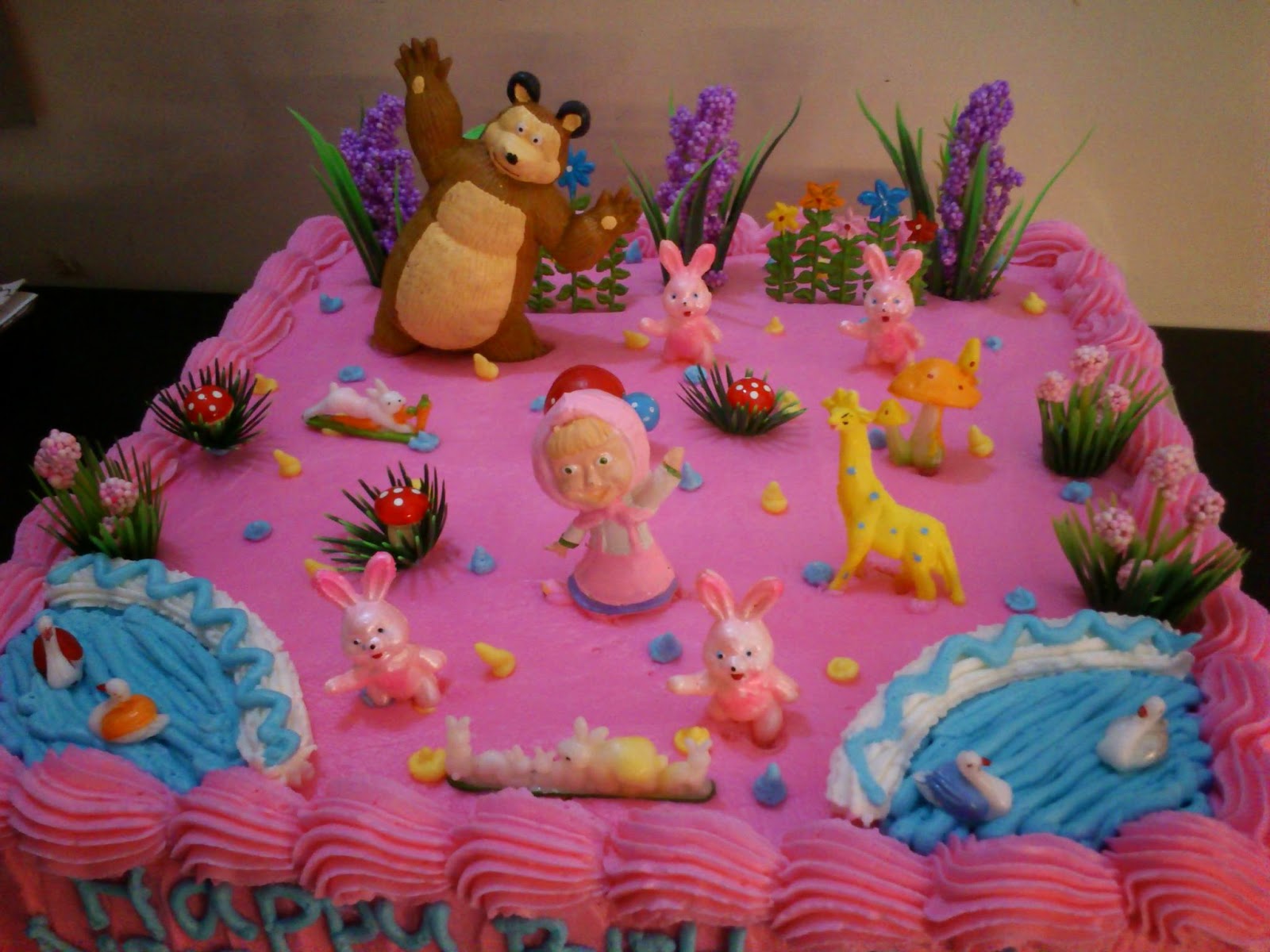 Toko Kue Bolu Enak: Marsha and the bear BIRTHDAY CAKE