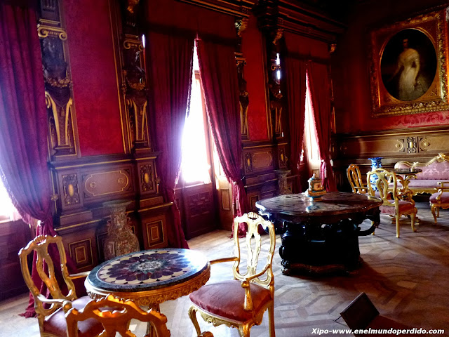 El Castillo De Miramar Un Palacio A Las Afueras De Trieste En El