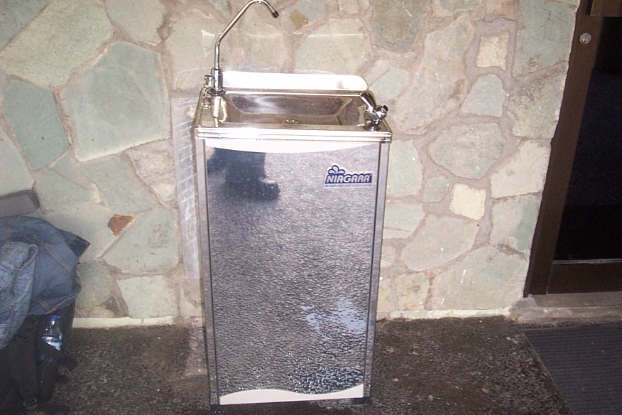 Niagara for your water needs: Drinking fountain @ school