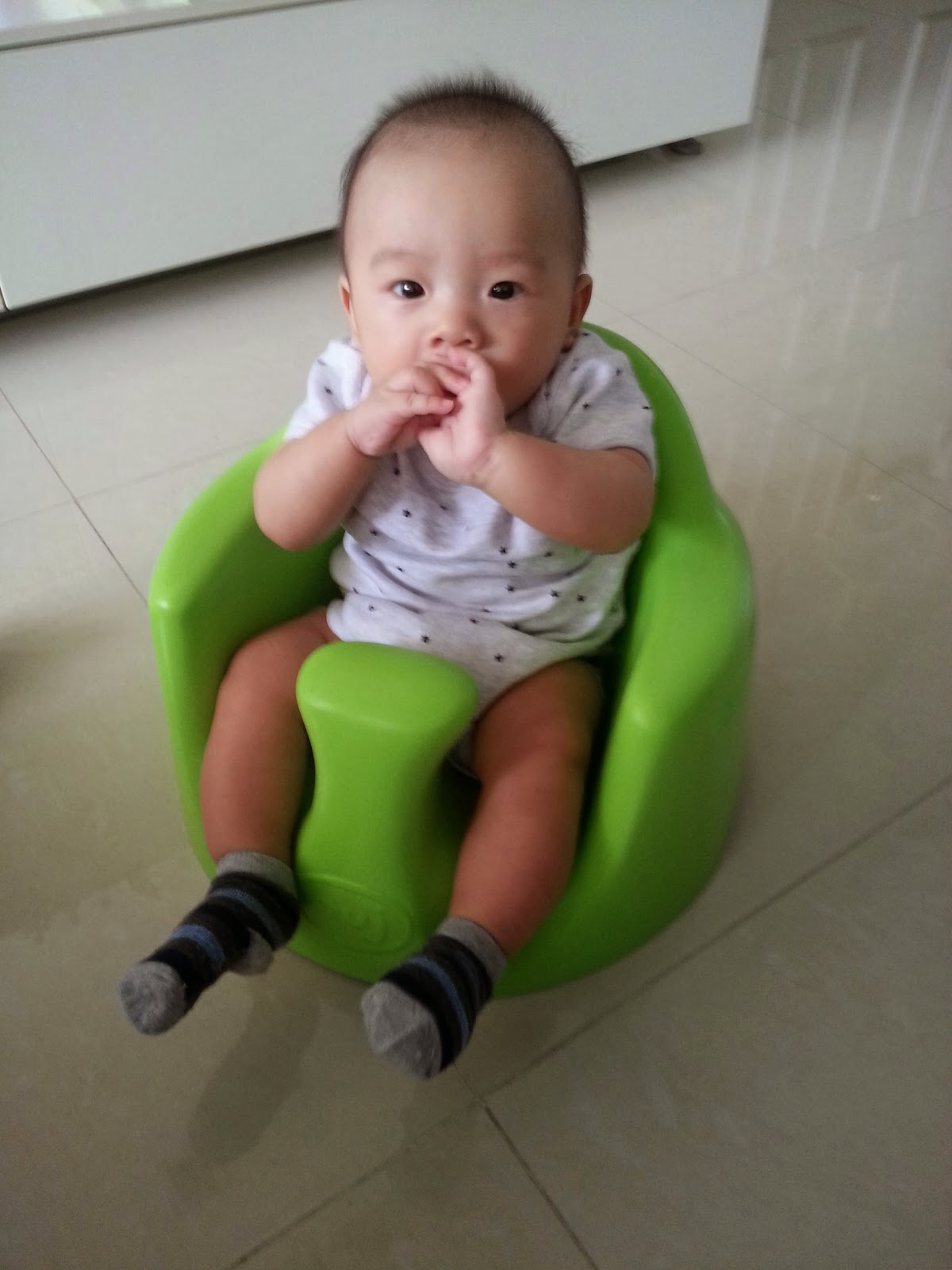 a day in the life of a BE@RBRICK: PUJ Baby Support Chair