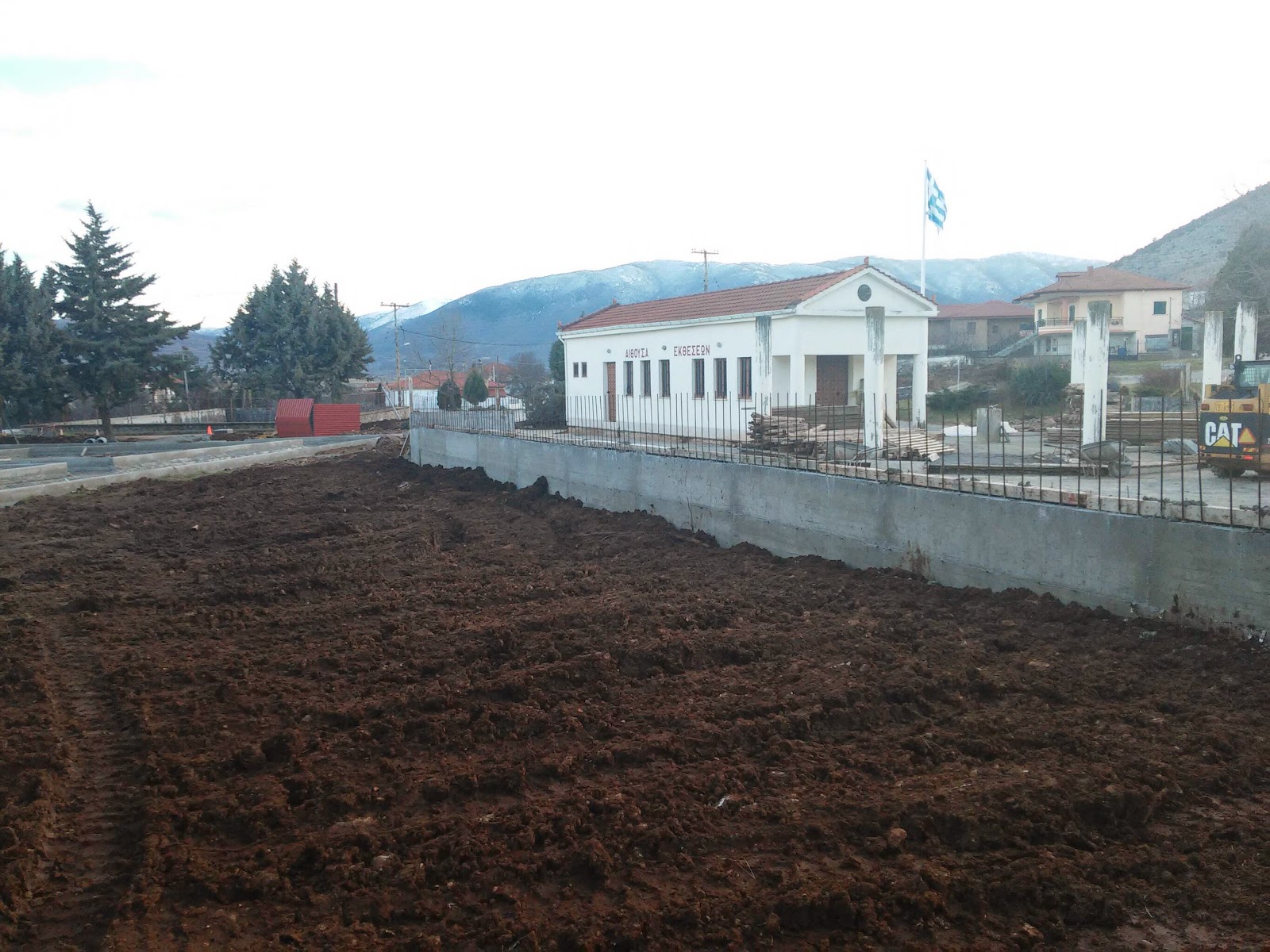 Η προοδος των εργασιων στην υπο αναπλαση πλατεια Ξηρολιμνης οπως ...