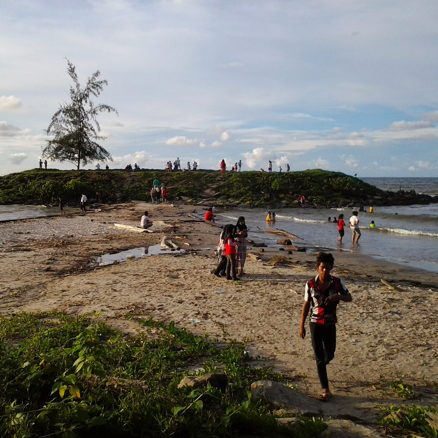 SECAWAN KOPI: TANJUNG BATU BEACH BINTULU SARAWAK