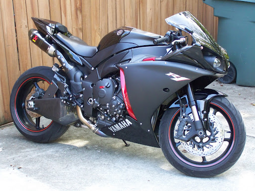 Show us your black R1 | Page 18 | Yamaha R1 Forum: YZF-R1 Forums