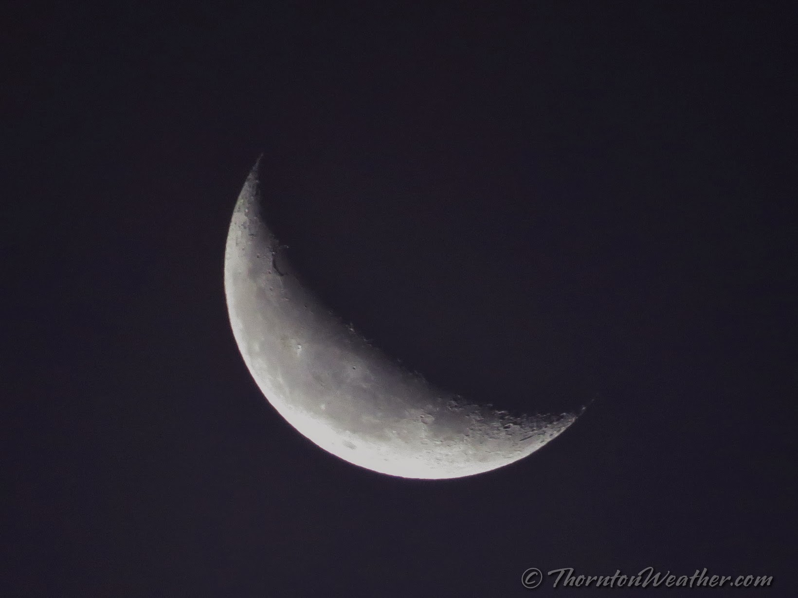 Gorgeous Colorado sunrise follows early morning crescent moon (Photos ...