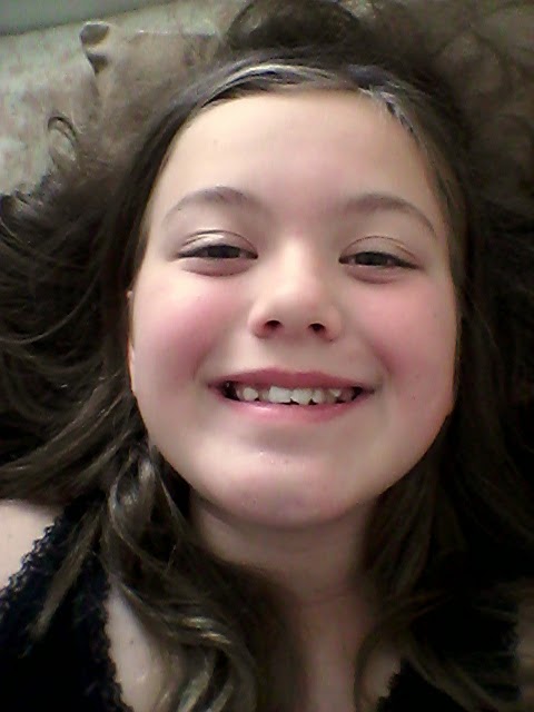 The Life of an 11 Year Old Girl: Selfie