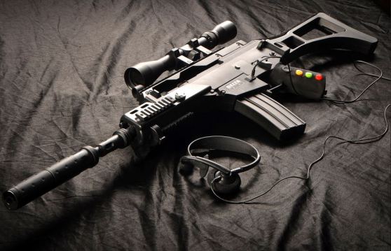 Geek Tech Slam: Realistic Gun Controller