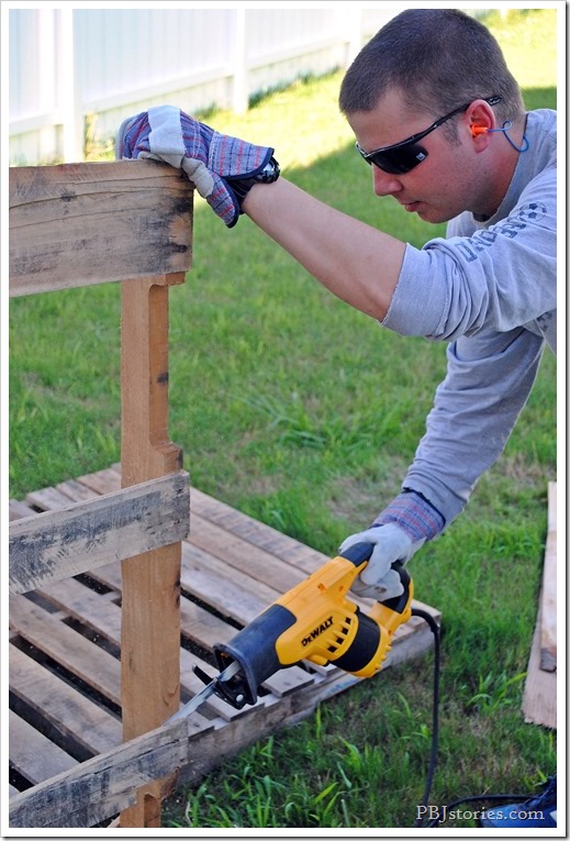 PBJstories: How to Break Apart a Pallet