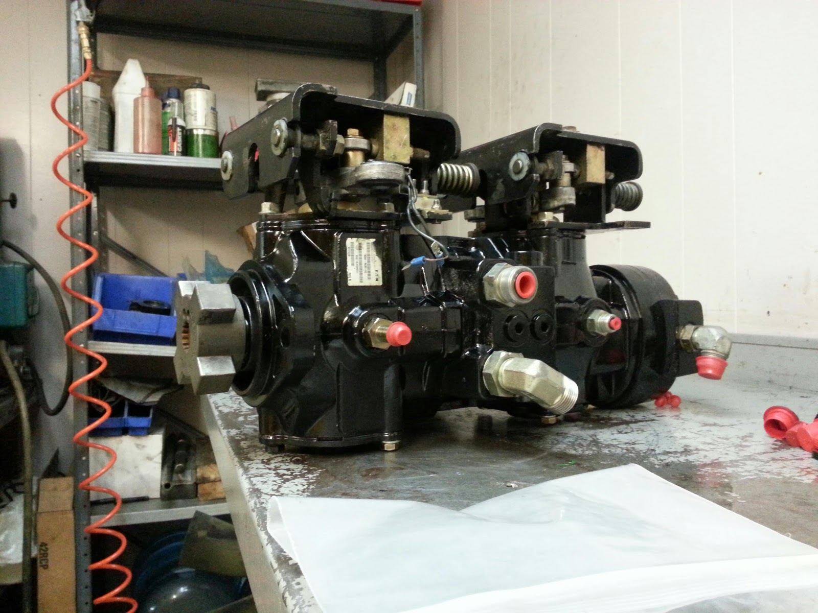 Rogue Hydraulics: Eaton tandem hydrostatic piston pump with piggy back gear pump