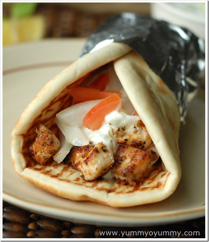 Chicken Gyros with Tzatziki Sauce (Greek yoghurt and cucumber dip ...
