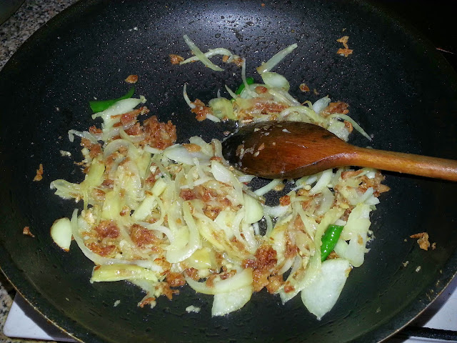 The Travelling Undhal: Homemade Naga Donner