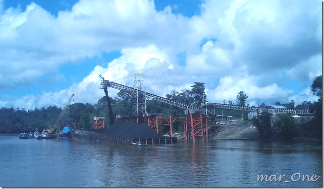 Marwan's Gallery: Loading Coal Mining at Jetty AKT, Muara Tuhup