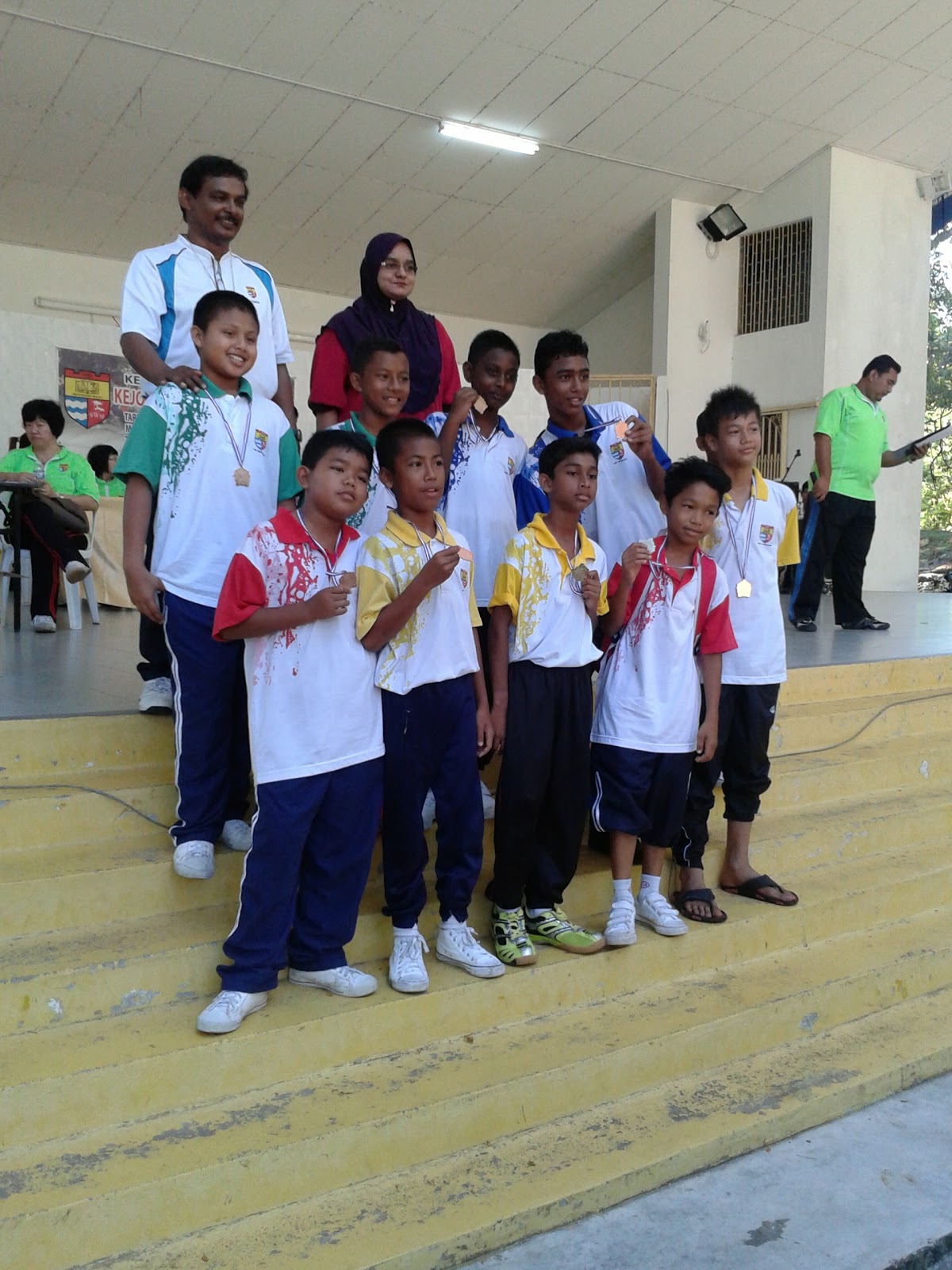 ..Cik Sakura Izza..: Merentas desa SMK. Westlands