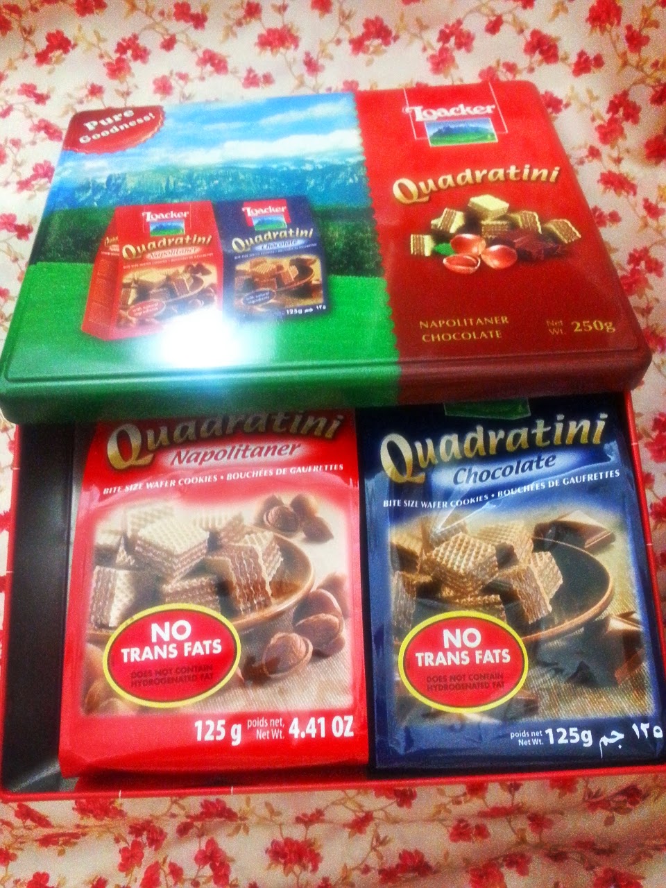 Gostan Sikit: Loacker - Quadratini metal box tin