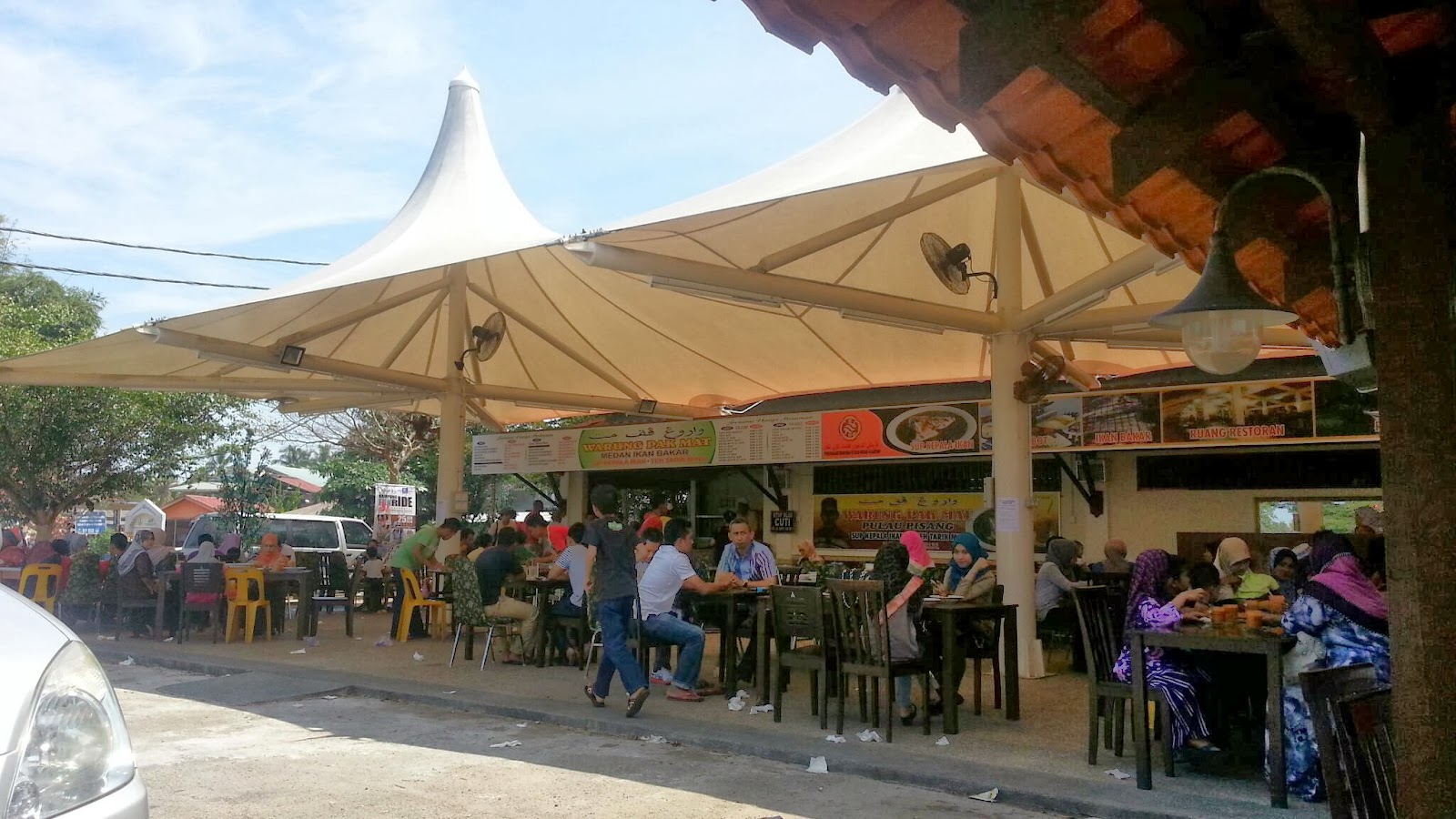 Ninie Traveller: Pak Mat Teh Tarik Madu