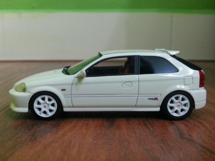 ~ScottUltimateGarage~: Honda Civic 1998 Type R White