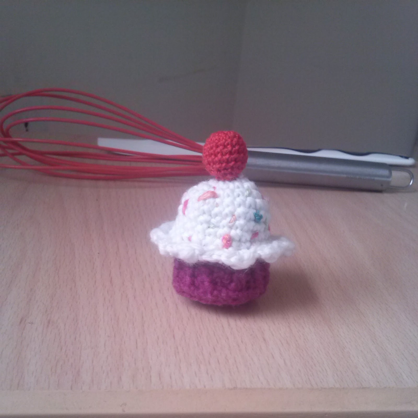 The Zen Crocheter: Crochet mini cup cake