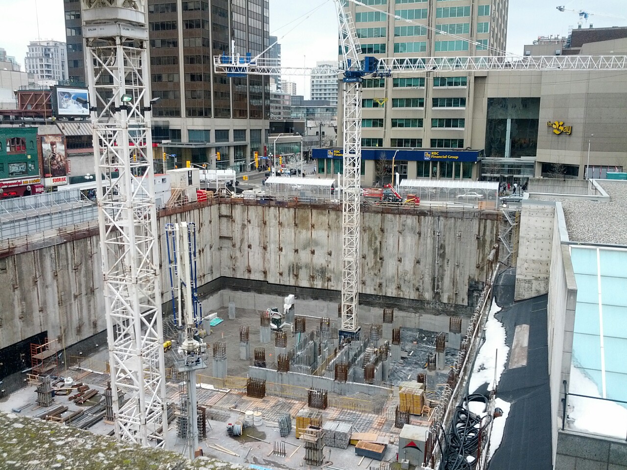 Toronto Skyscraper and Condo Blog: One Bloor Construction Update