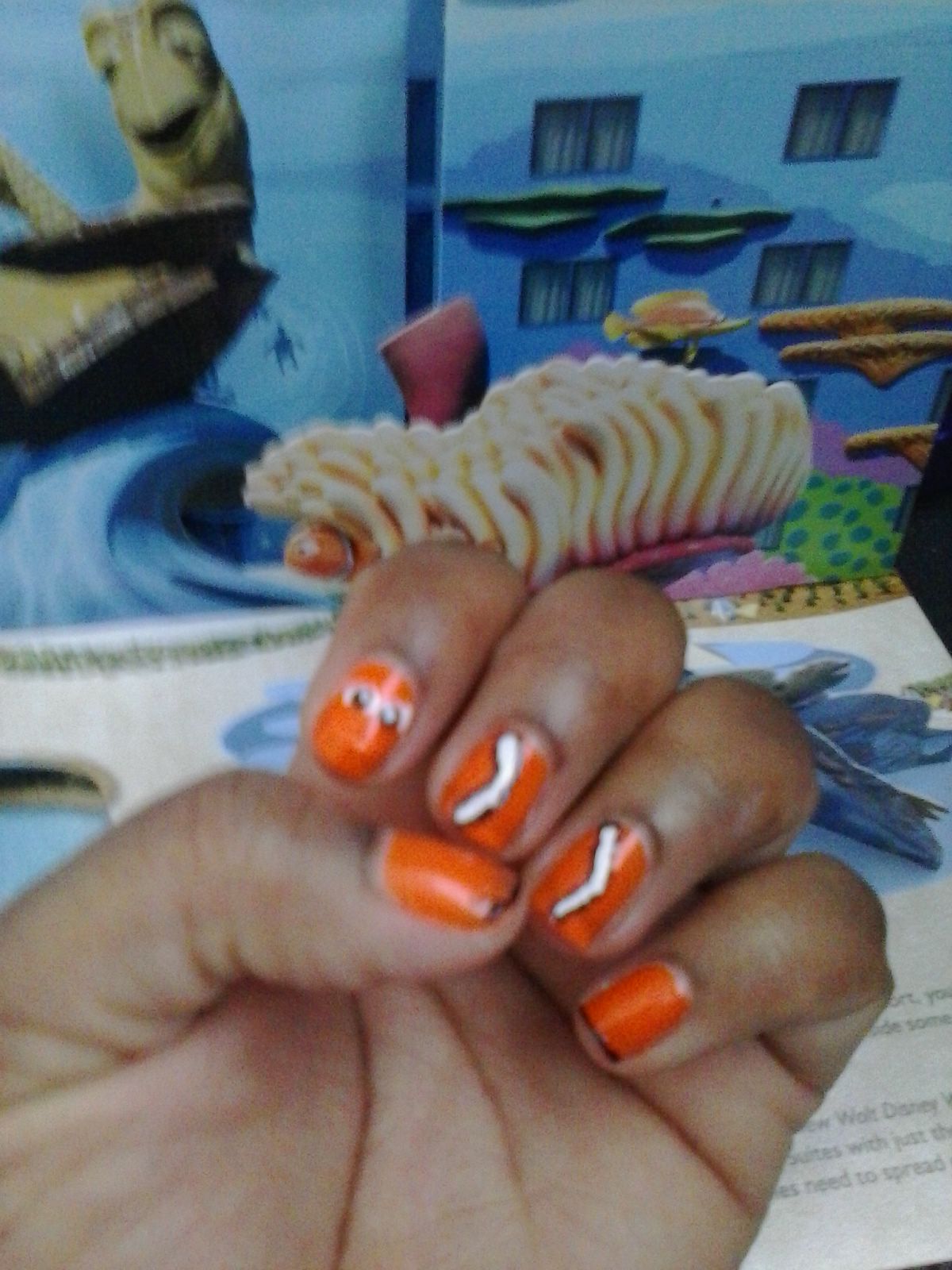 I'm just me...ChiChi: Disney nail art challenge - Finding nemo