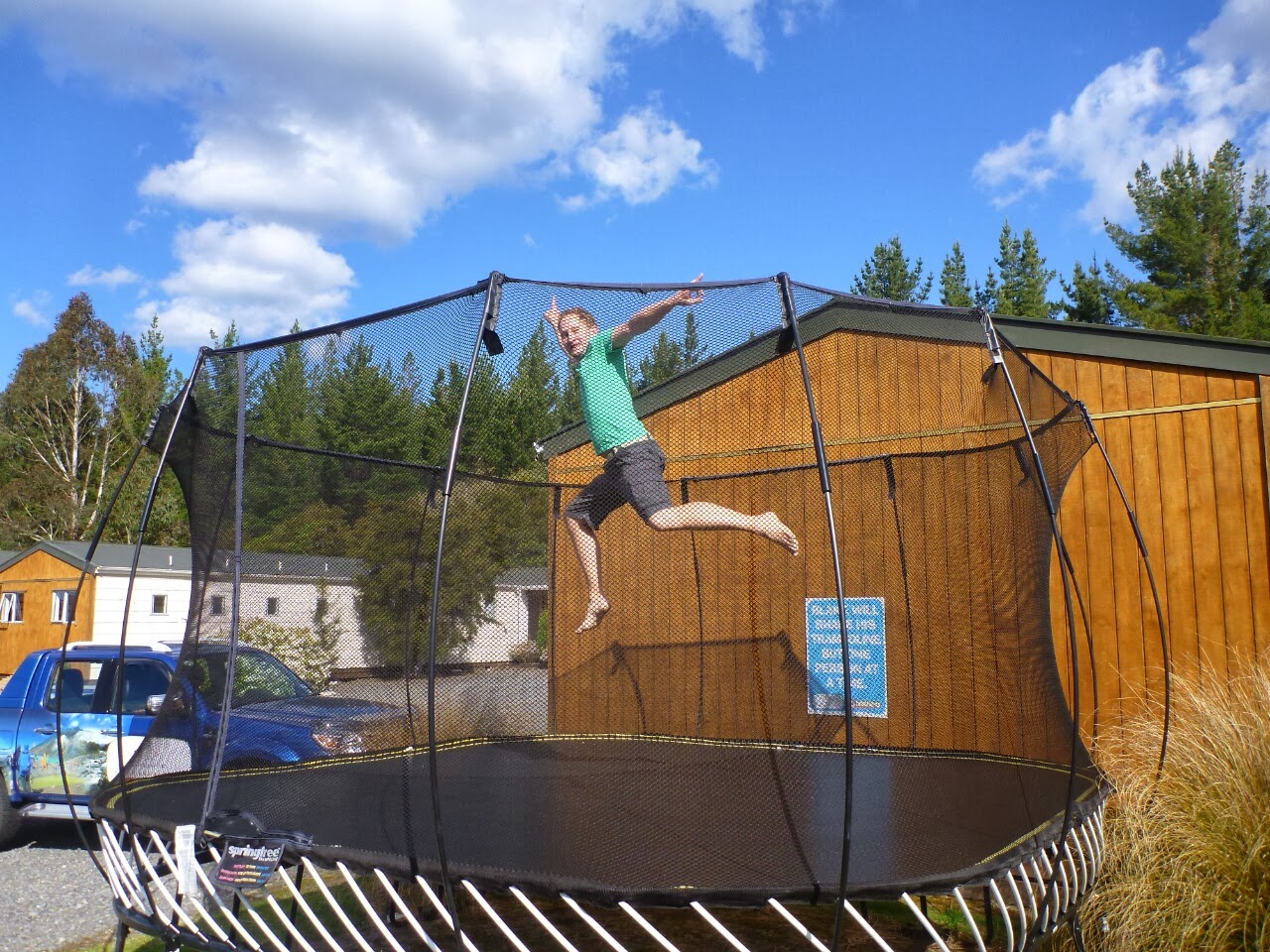 Sandra und Andreas on Tour: Trampolinen