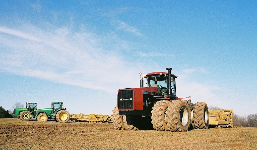 Photo Contest: Tractors | Pixoto