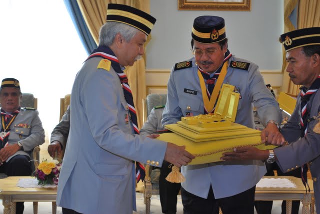 Istiadat Pengurniaan Bintang dan Pingat Pengakap ~ PPM Negeri Sembilan