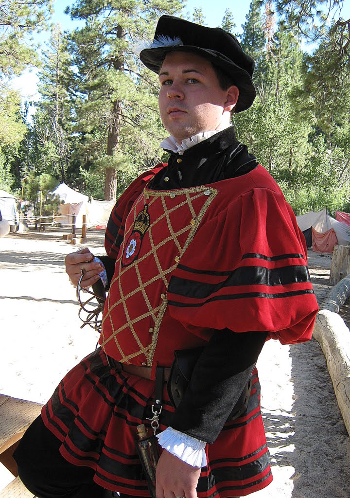Flashback TV Fashion, Renaissance Collection: Yeoman of the Guard v. 1.5