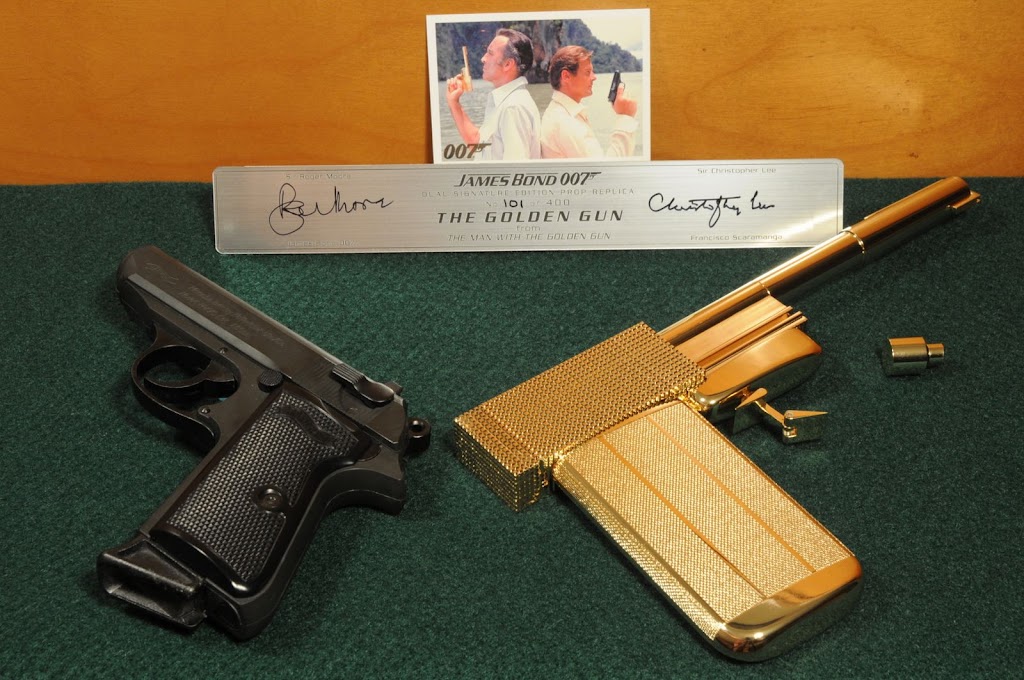 The Man with the Golden Gun Duel Signatures Set — ajb007