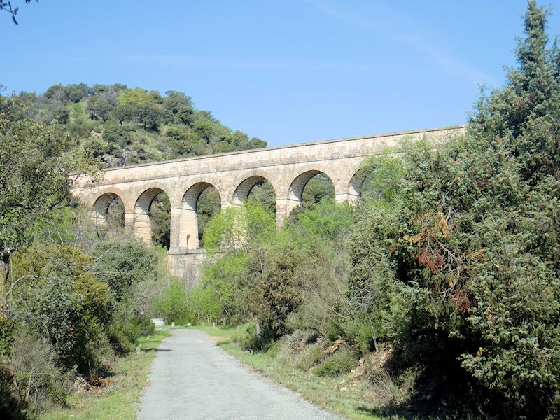 BikerTB: [LOG] Por el CYII: Canales del Atazar, Alto y Bajo