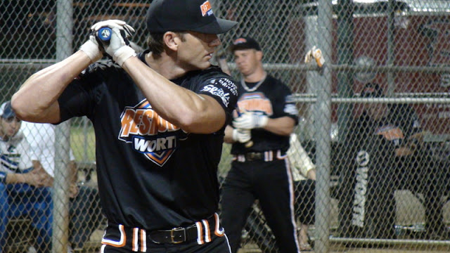 Greg Hartwick - www.softballcenter.comwww.softballcenter.com