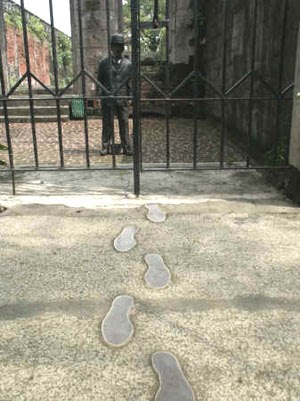 The Philippines: Places at JamesBaquet.com: First Burial Place of Jose ...