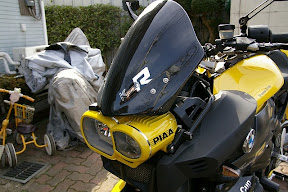 バイエルンの鐵馬 BMW K1200R: カスタムK1200R紹介 第1回 yellow storm