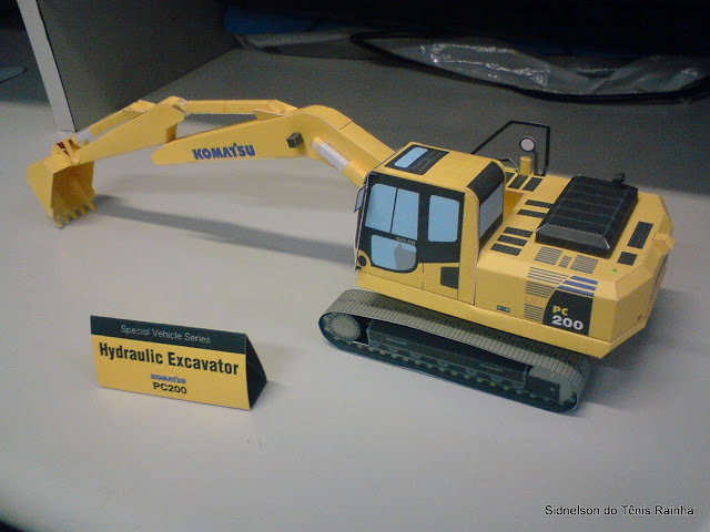 Sidnelson Papercraft: Hydraulic Excavator - 20.11.2009